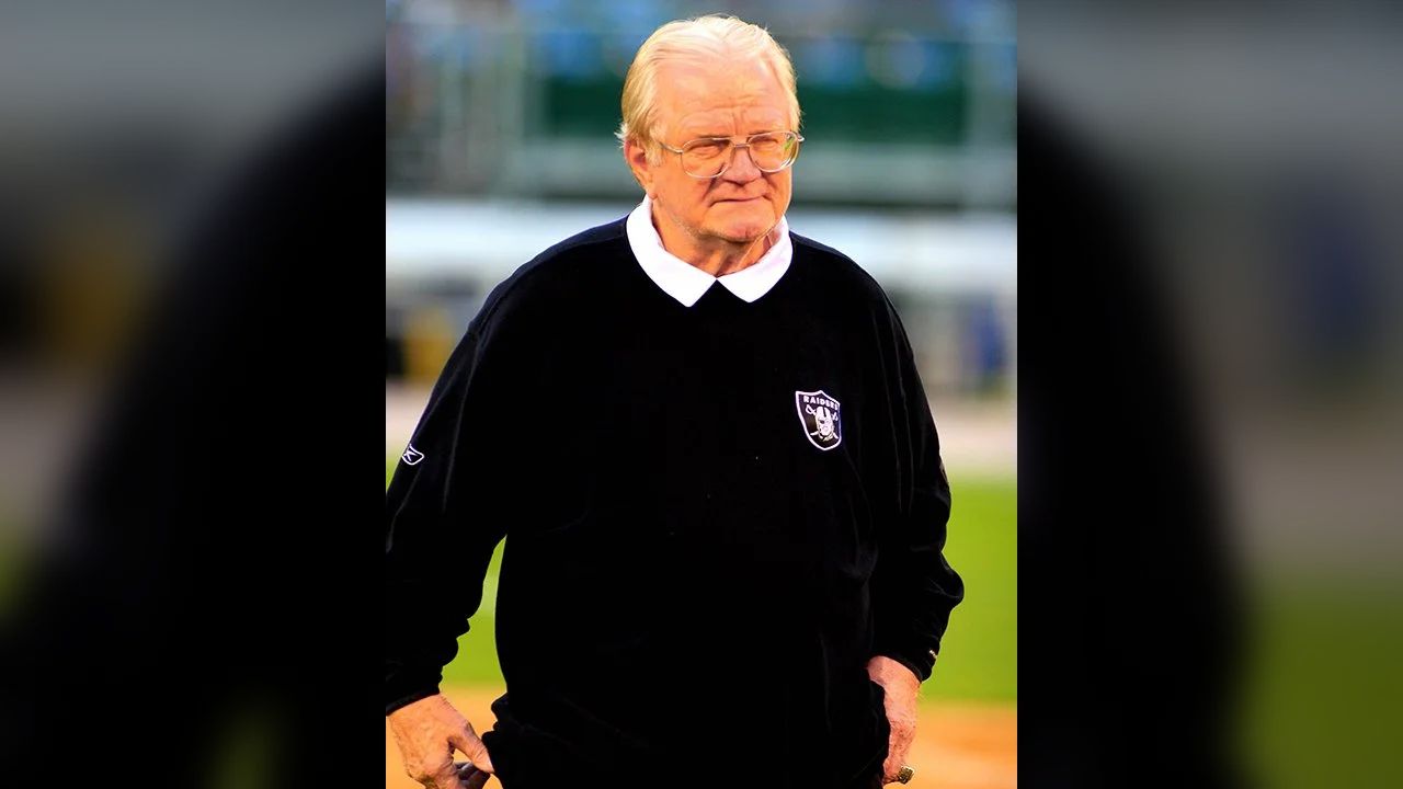 Richard Romanski of the Oakland Raiders :: Professional Football ...